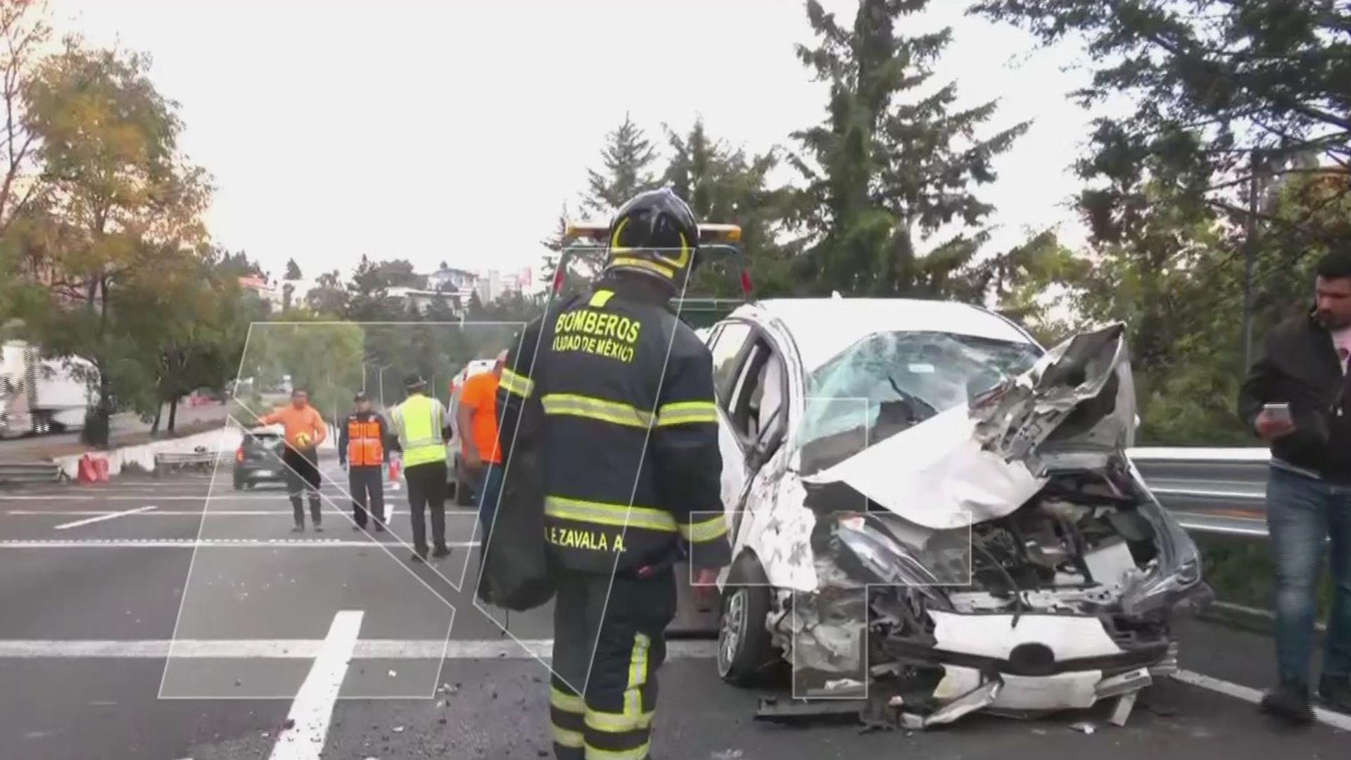 Automovilista Sufre Aparatosa Volcadura en Prolongación Paseo de la Reforma | N+ FORO tv En Vivo ...